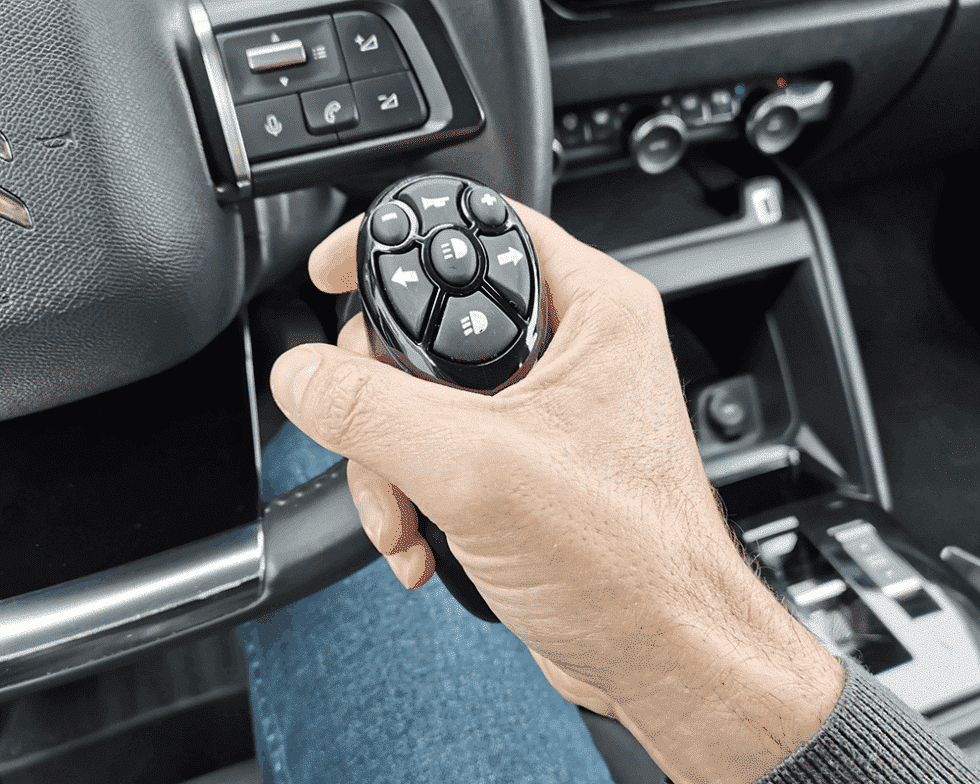 Installation d'une boule au volant amovible sur Citroën C4 - Sojadis