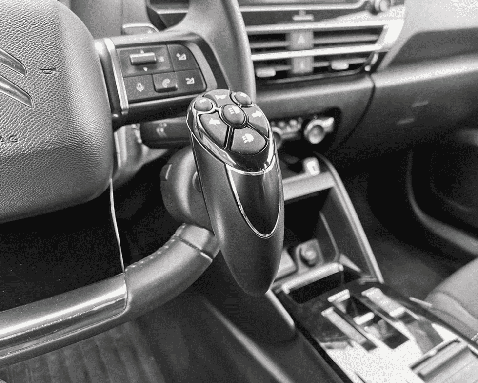 Installation d'une boule au volant amovible sur Citroën C4 - Sojadis
