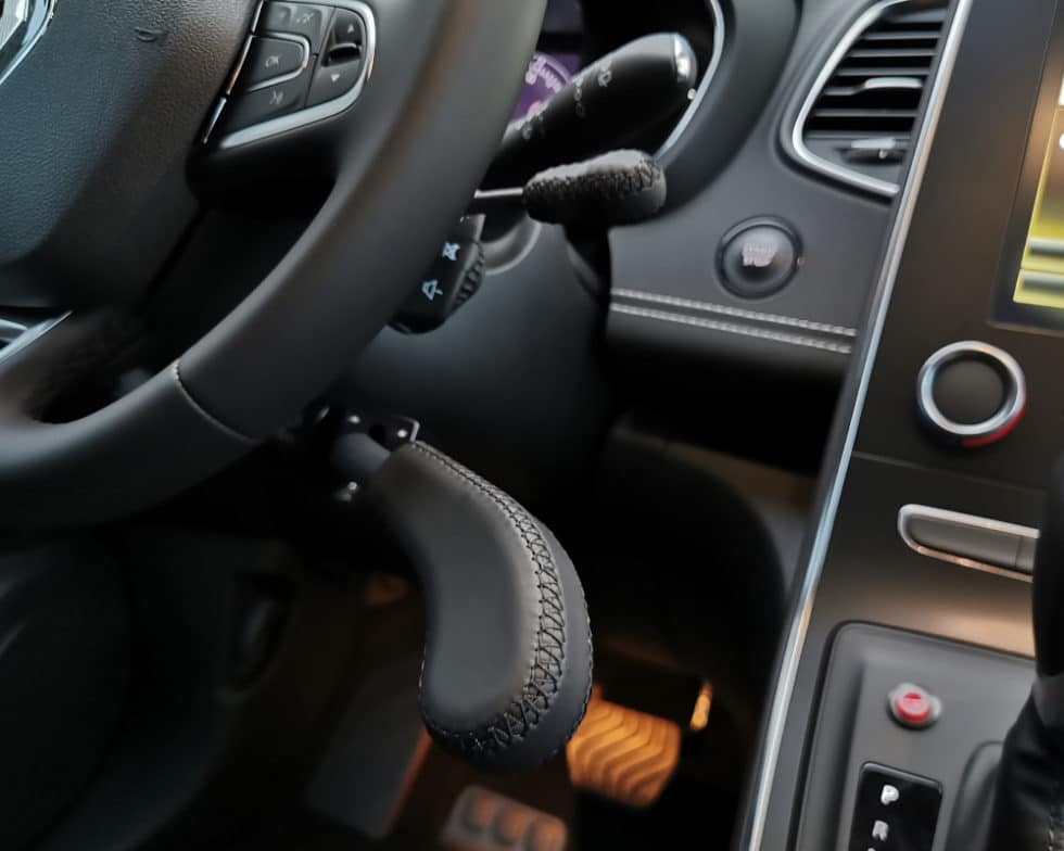 Adaptation de commandes au volant sur Renault Scenic - Sojadis