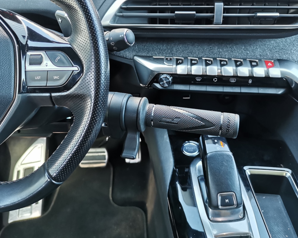 Adaptation de commandes au volant sur Peugeot 3008 - Sojadis
